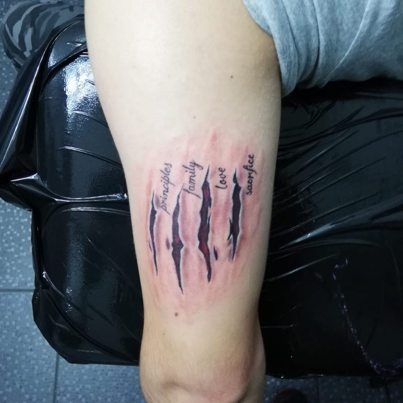 Tatuaje color, tatuaje alb-negru: o chestiune de preferinte